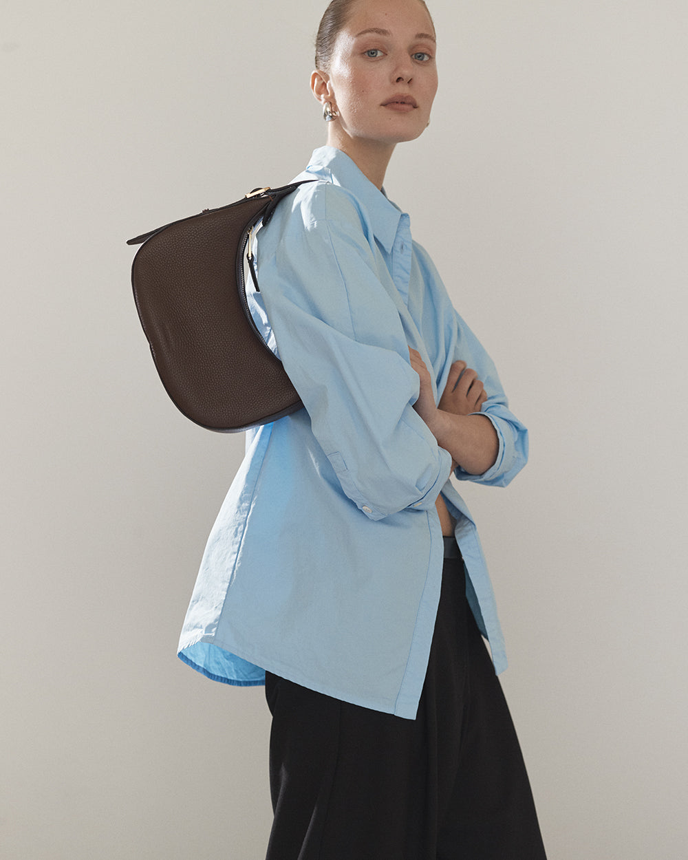 Friday Bag: Leather Crescent Bag in Coffee with Gold | The Horse USA